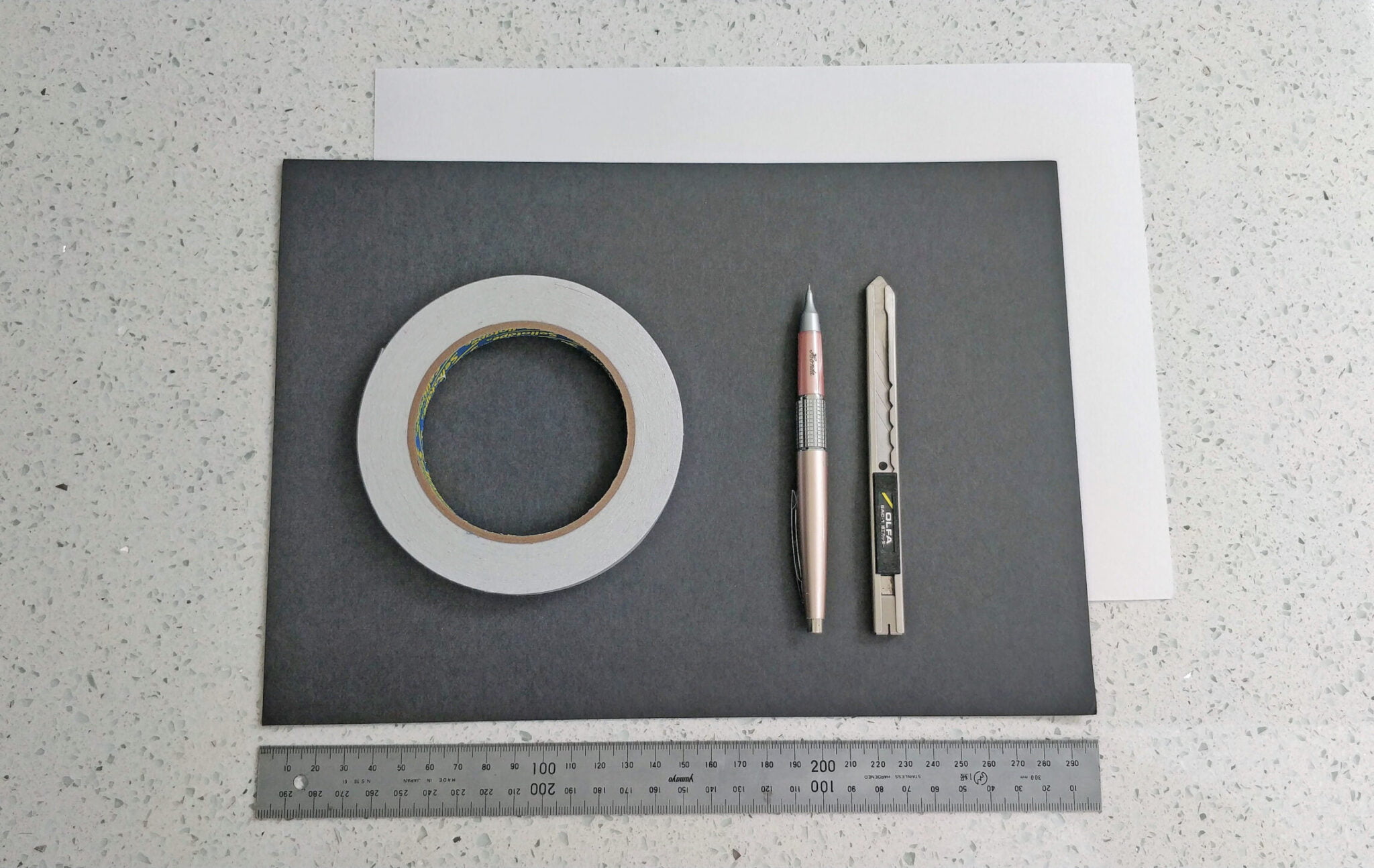 画用紙と両面テープで！絵が変わる「 しましまカード工作」 - Chiik!（チーク） -乳幼児〜小学生までの知育・教育メディア-